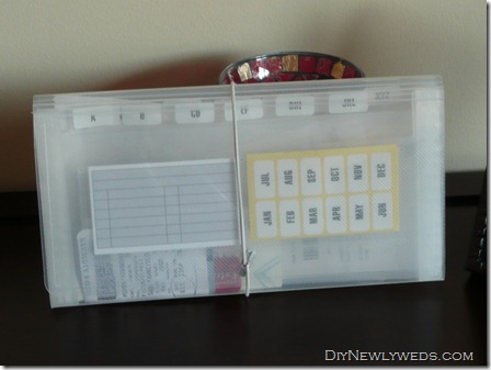 DIY Newlyweds: DIY Home Decorating Ideas & Projects: Easy Receipt Organizer